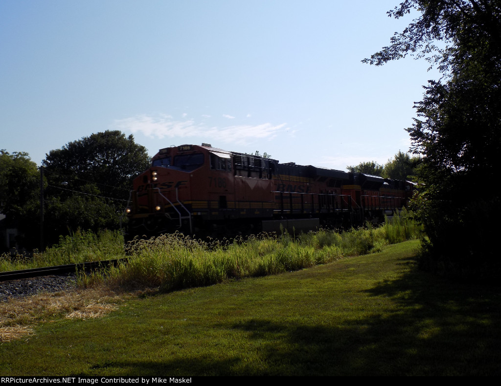 BNSF 7186